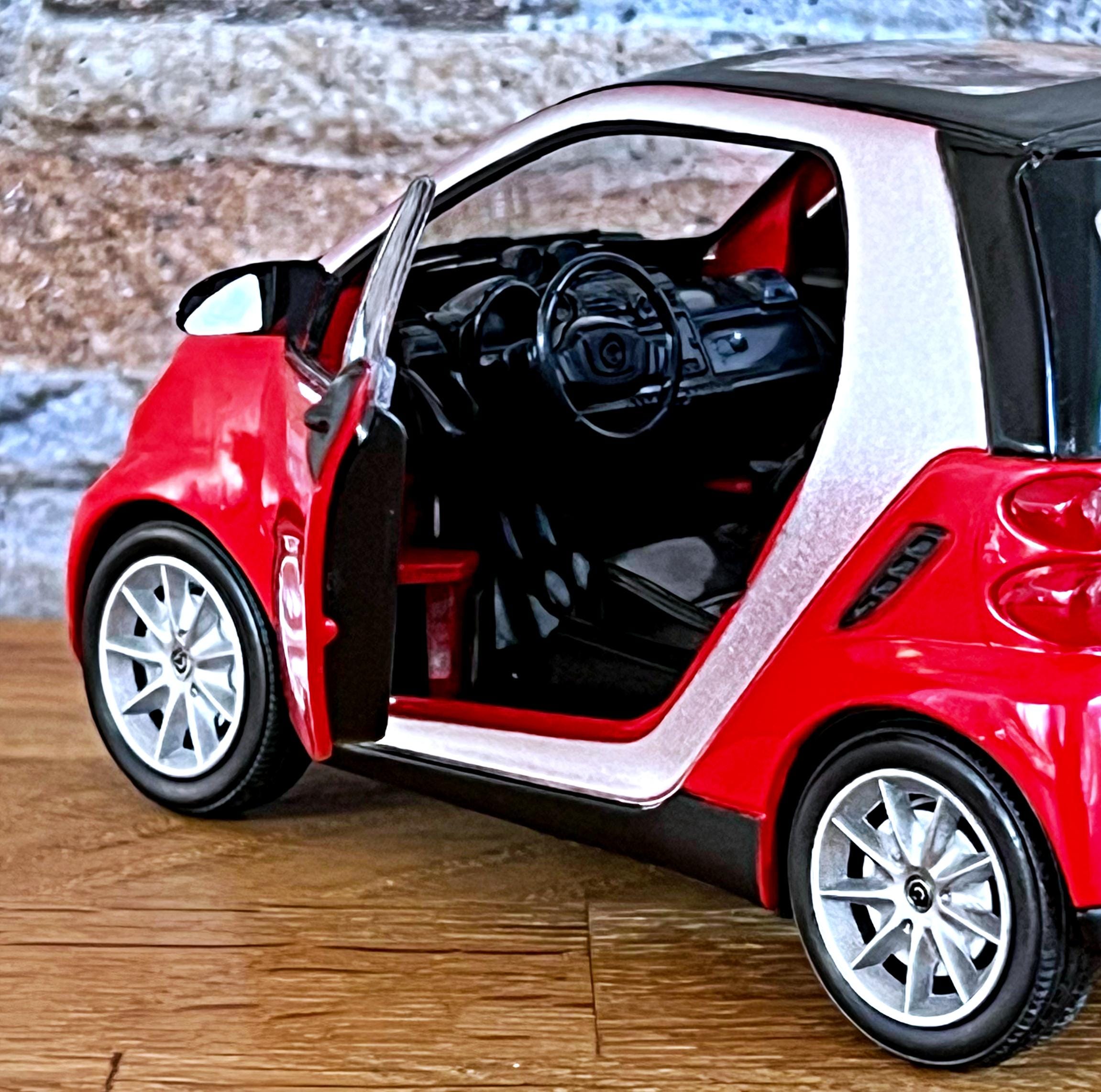 Smart Fortwo | Model Car | Diecast Car | 1:24 Scale Model Car | Die ...
