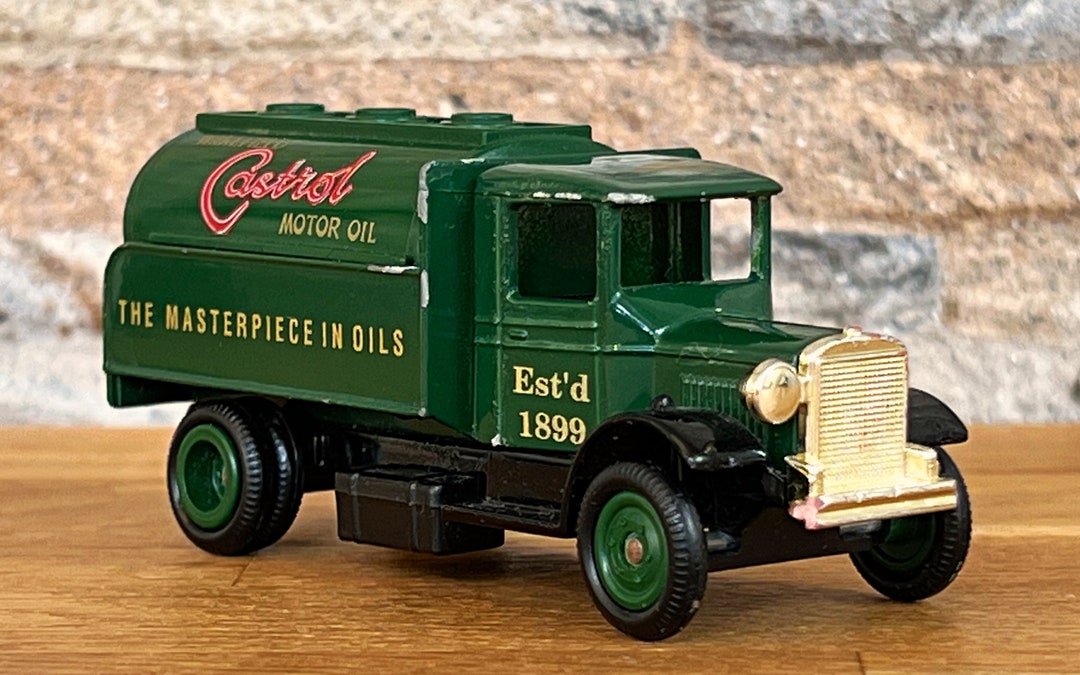 Wakefield Castrol Motor Oil Tanker Truck, Vintage Diecast Truck, Model ...
