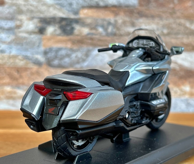 Honda Gold Wing, Scale 1/18 Diecast Motorcycle, 1/18 Die Cast, Model ...