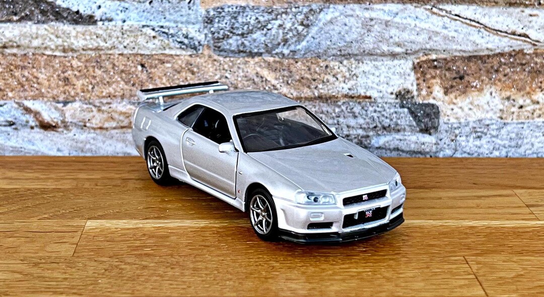 Nissan GT-R , Model Car, Diecast Car, 1/36 Scale Model Car, Die Cast ...