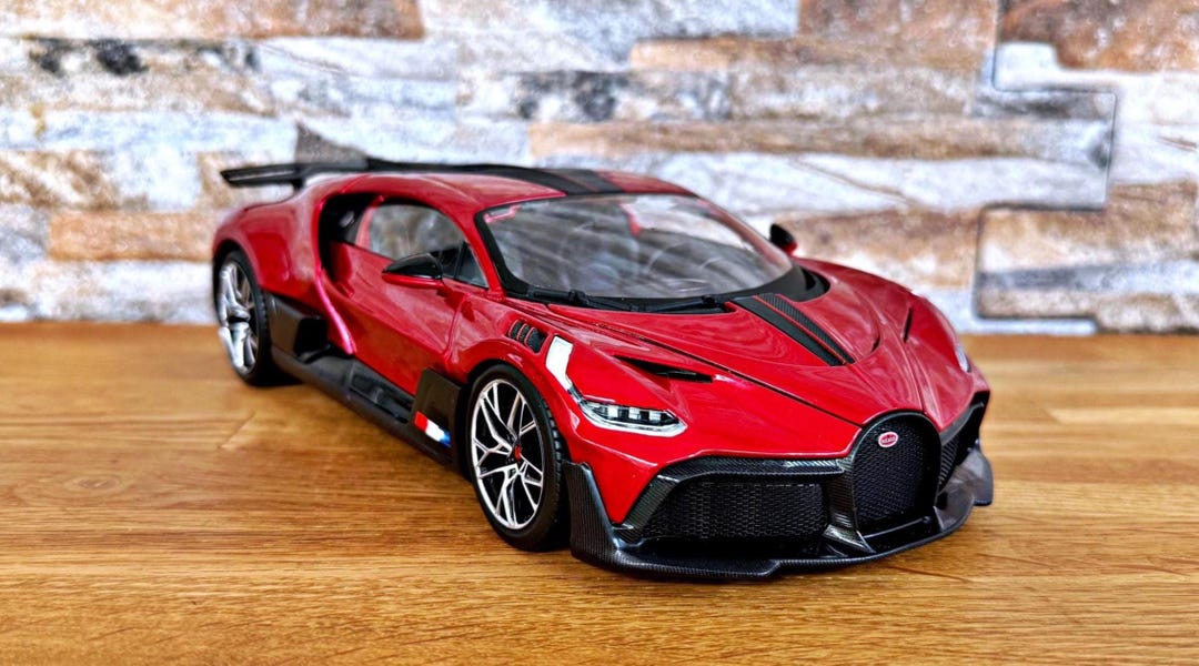 Bugatti Divo , 1/18 Diecast Car, 1/18 Scale Model Car, Diecast ...