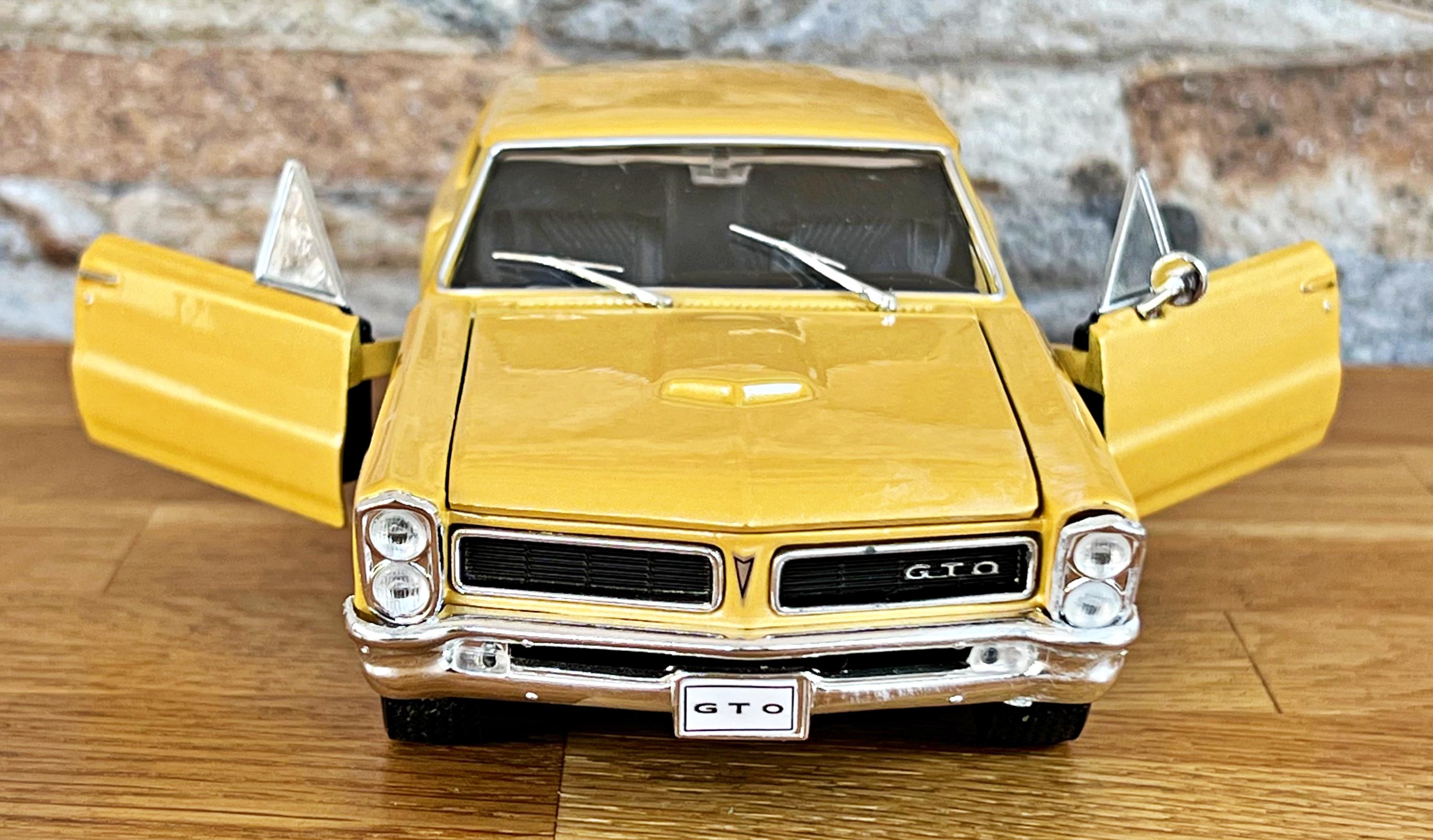 Pontiac GTO 1965 | Vintage Model Car | 1/24 Diecast Car | 1/24 Scale ...