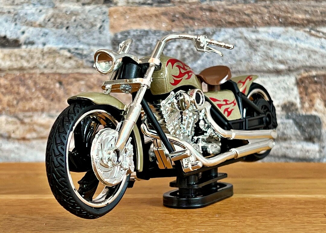Iron Choppers, Scale 1/18 Model Motorcycle, Diecast Collection, 1/18 ...