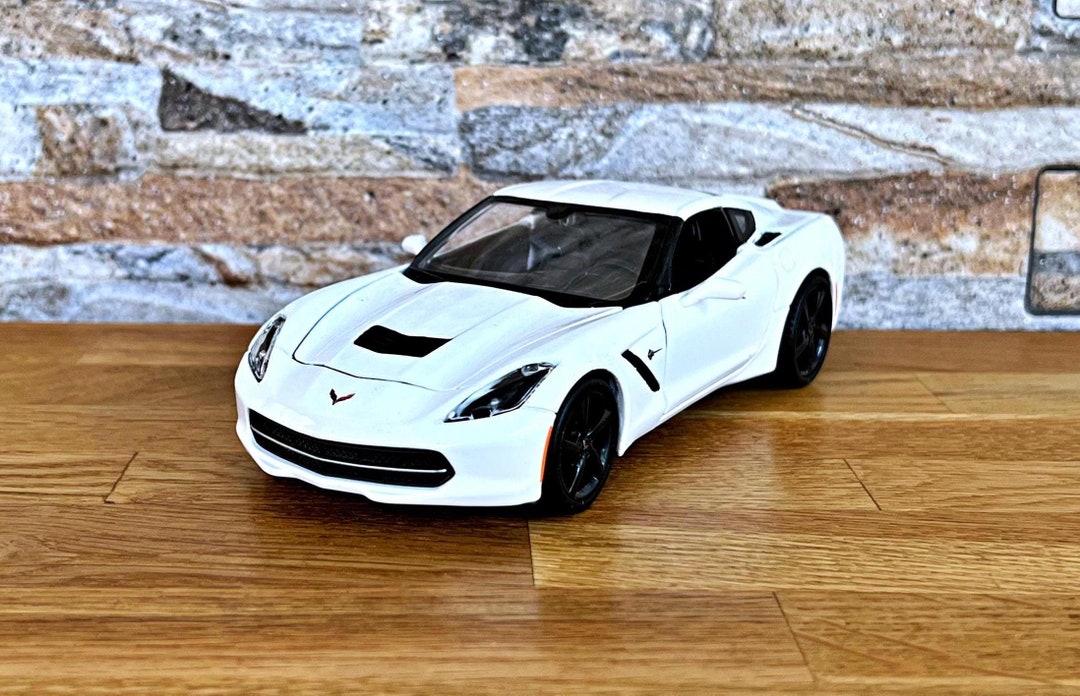 Corvette Stingray 2014 | Model Car | Diecast Car | 1:24 Scale Model Car ...