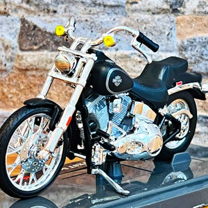 Harley Davidson 1984 FXST Softail, Scale 1/18 Model Motorcycle, 1/18 ...