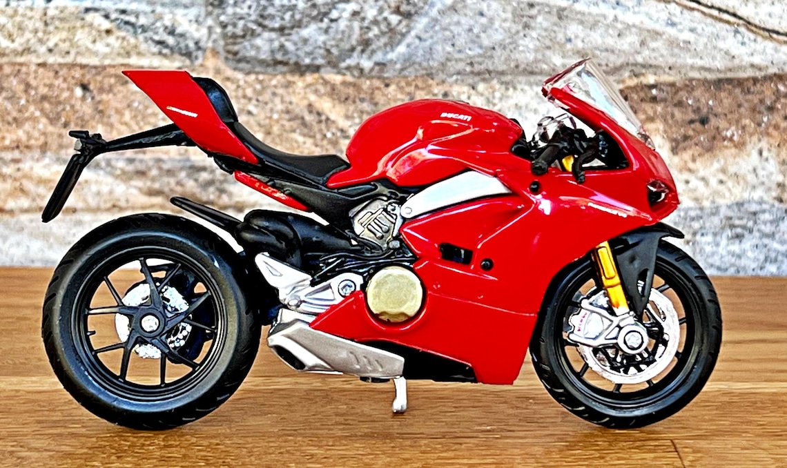 Ducati Panigale V4, Motorcycle Model, Scale 1/18 Model Motorcycle ...