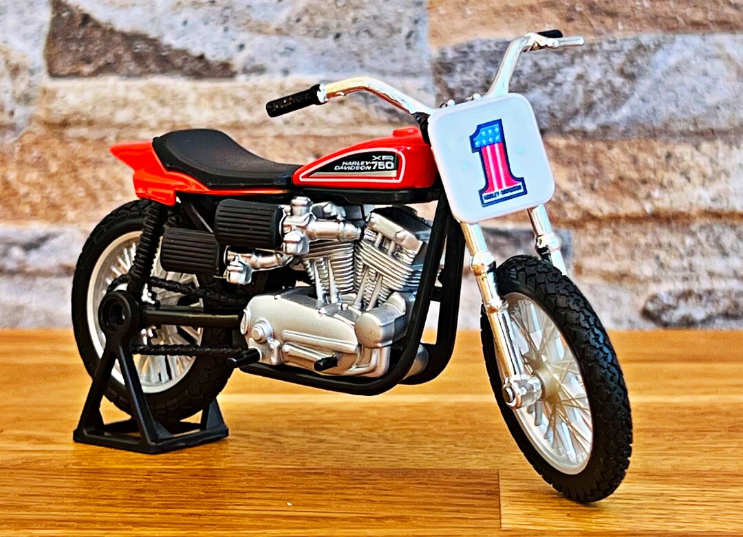 Harley Davidson XR 750, Scale 1/18 Model Motorcycle, 1/18 Diecast ...