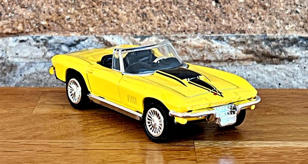 Chevrolet Corvette 1967 | Diecast Car | Model Car | 1/43 Scale Model ...