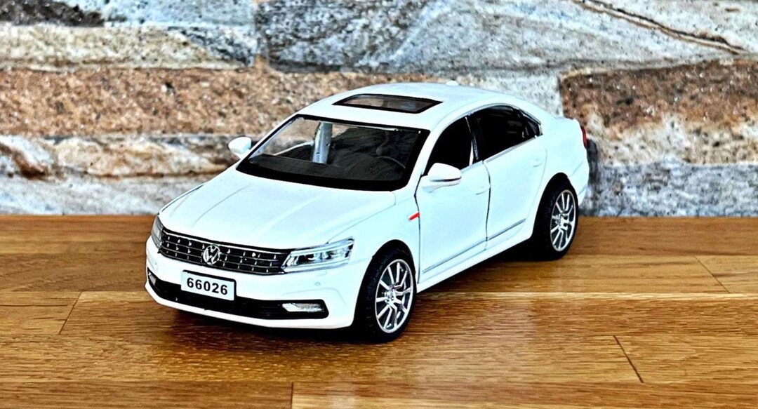Volkswagen Passat 330 TSI | Model Car | Diecast Car | 1/32 Scale Model ...