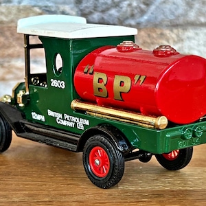 1912 Model T Ford Tanker, Vintage Diecast Car, 1/35 Scale, Metal Truck ...