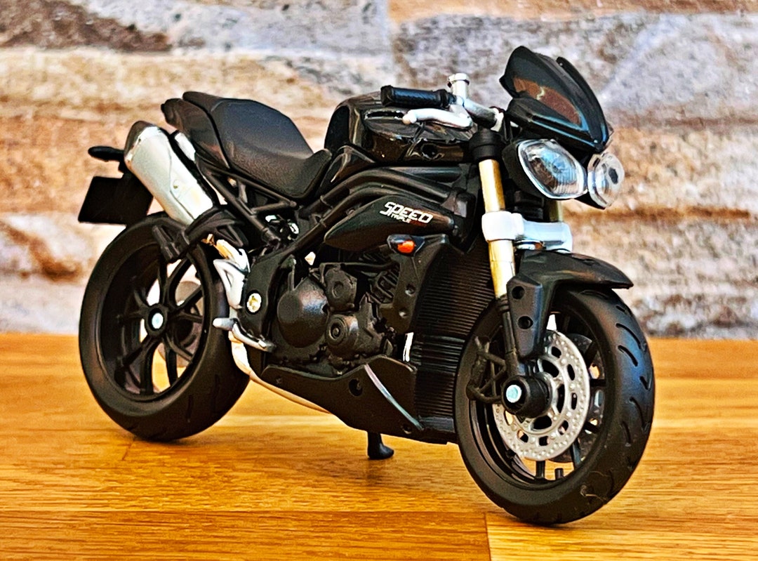 Triumph Speed Triple 2011 , Motorcycle Model, Scale 1/18 Diecast ...
