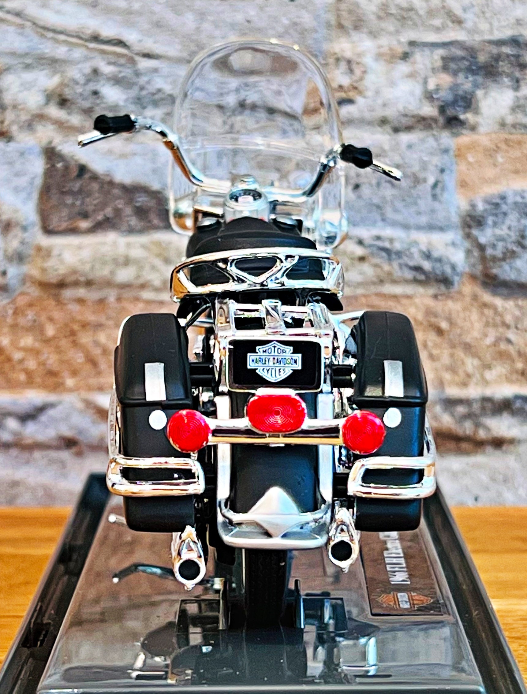 Harley Davidson 1966 FLH Elektra Glide, Scale 1/18 Model Motorcycle, 1/ ...