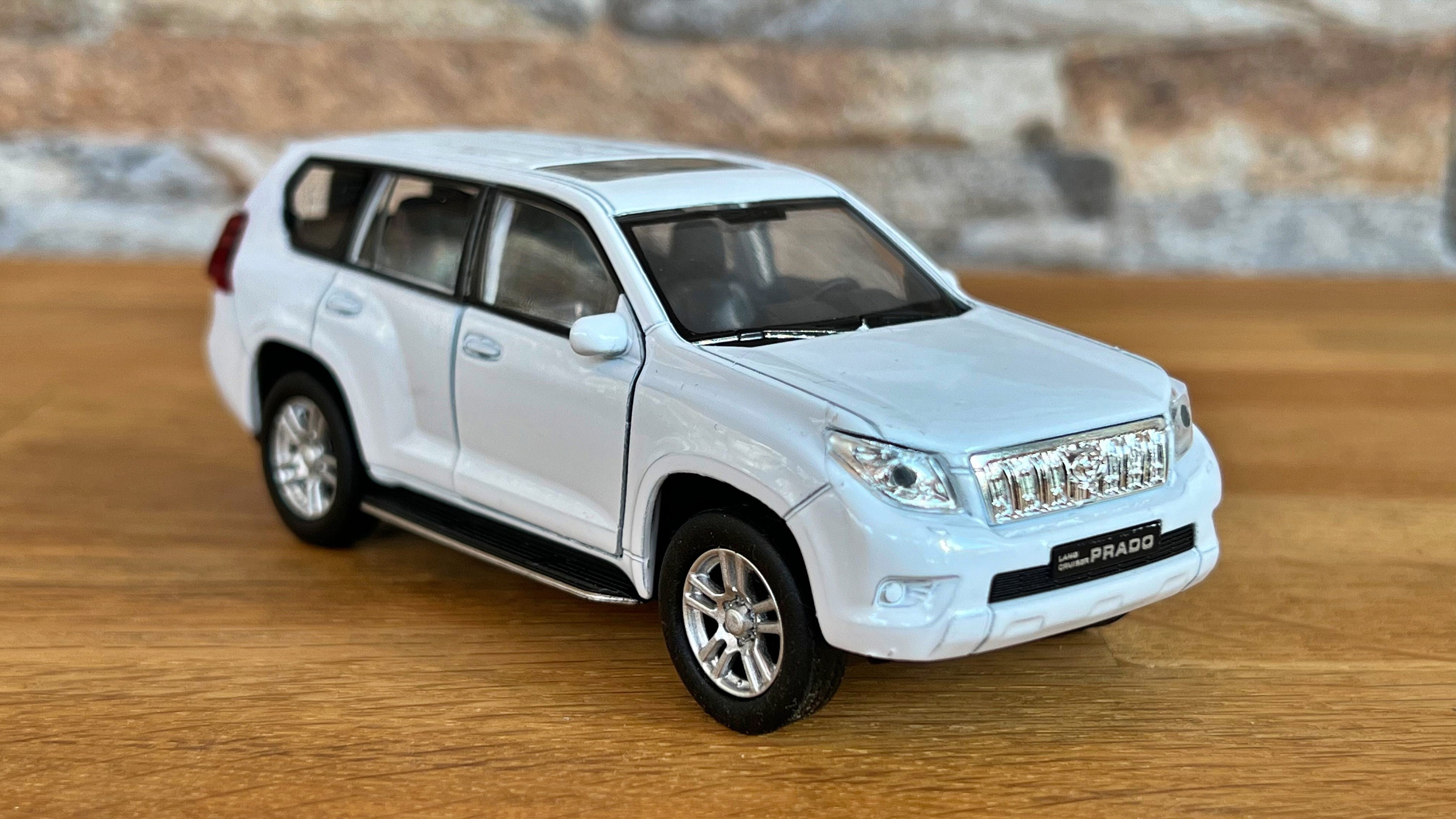 Toyota Land Cruiser Prado 1:32 Scale Die-Cast Toy Car | atelier-yuwa ...