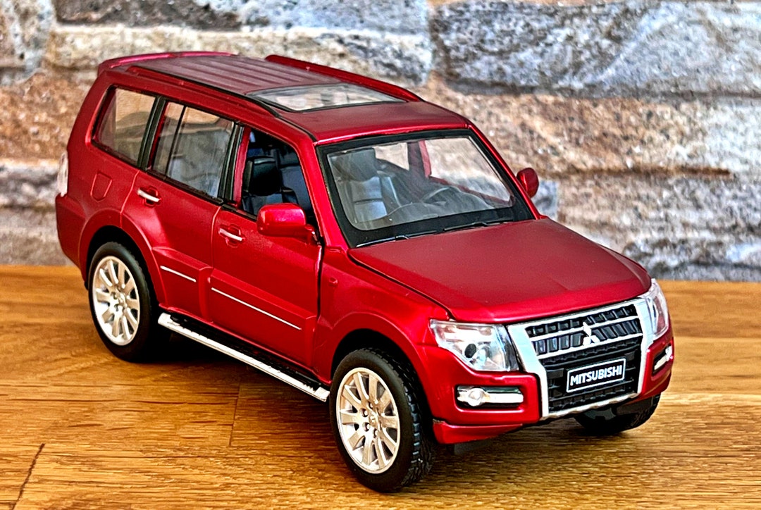 Mitsubishi Pajero 4WD Turbo | Model Car | Diecast Car | 1/33 Scale ...