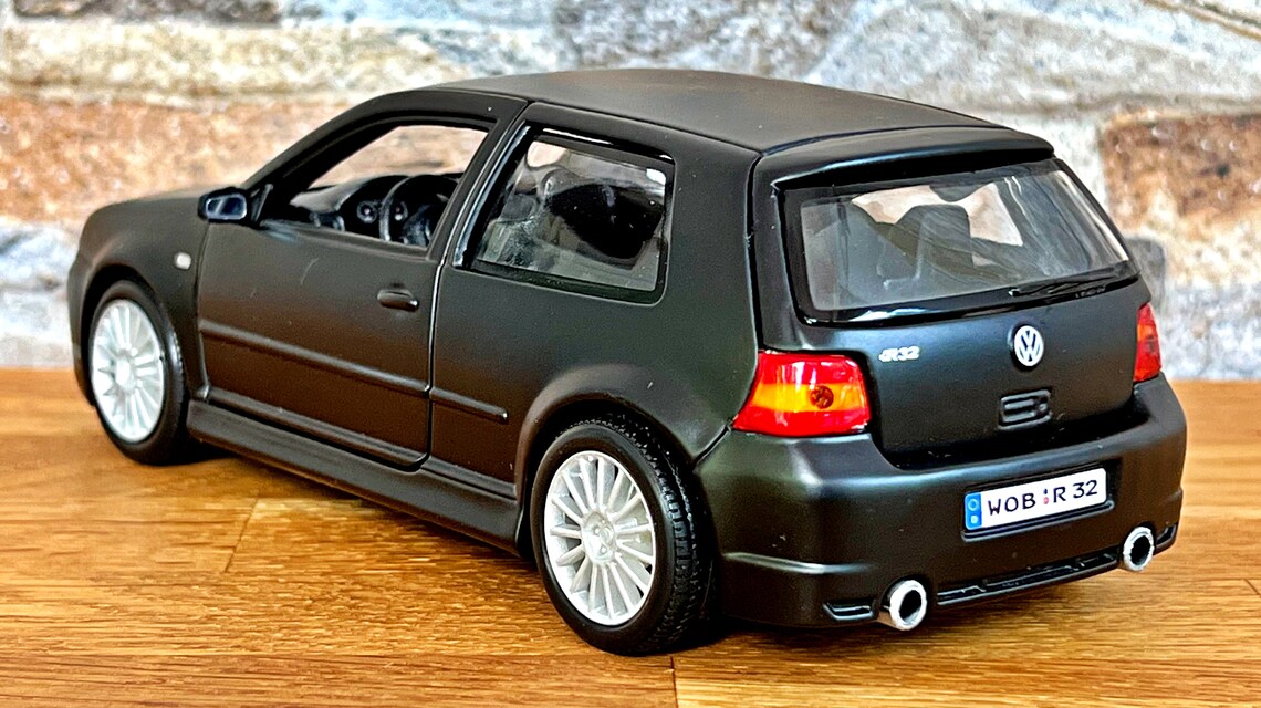 Volkswagen Golf R32 | Model Car | Diecast Car | 1/24 Scale Model Car ...