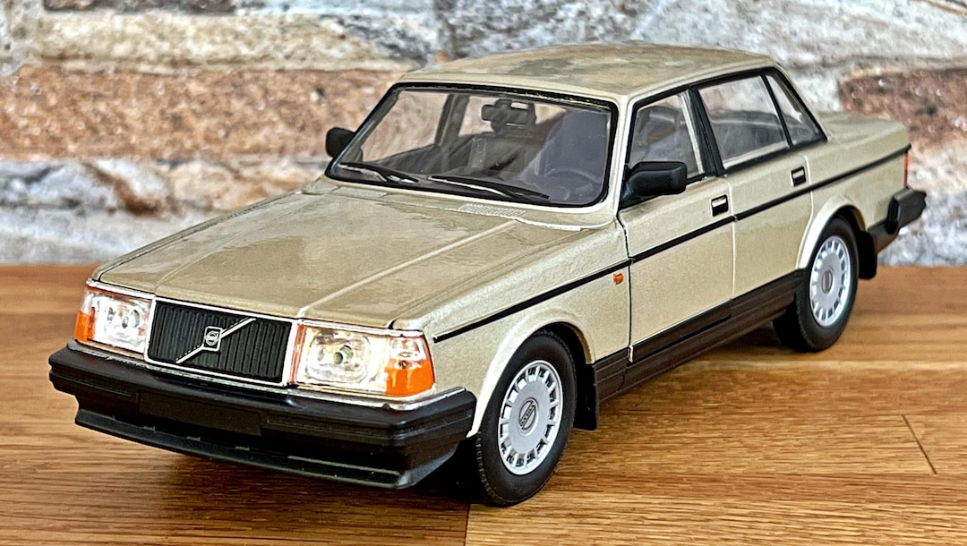 Volvo 240 GL | Diecast Model Car | Diecast Car | 1/24 Scale Model Car | Car Model | Die Cast Car ...