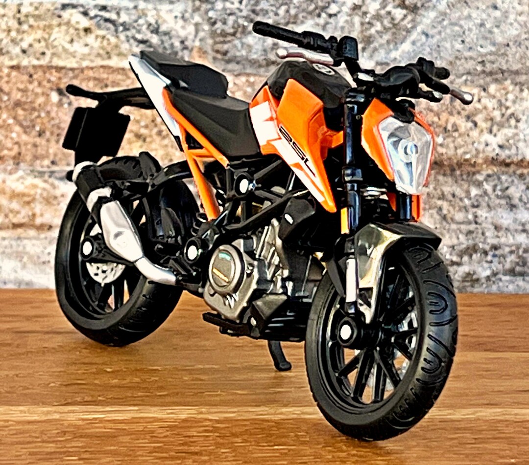 KTM 250 Duke | Scale 1/18 Model Motorcycle | Diecast Collection | 1/18 ...