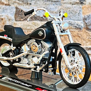 Harley Davidson 1984 FXST Softail, Scale 1/18 Model Motorcycle, 1/18 ...