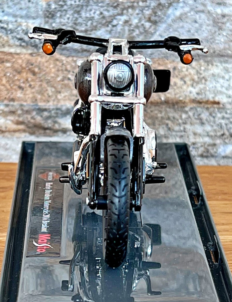 Harley Davidson 2016 Breakout, Scale 1/18 Model Motorcycle, 1/18 ...