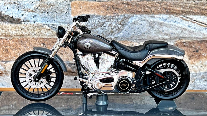 Harley Davidson 2016 Breakout, Scale 1/18 Model Motorcycle, 1/18 ...