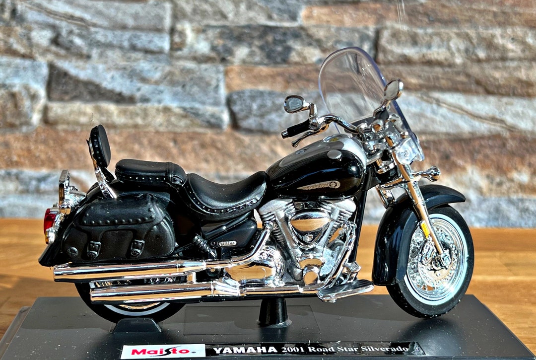 Yamaha 2001 Road Star Silverado, Scale 1/18 Diecast Model Motorcycle, 1 ...