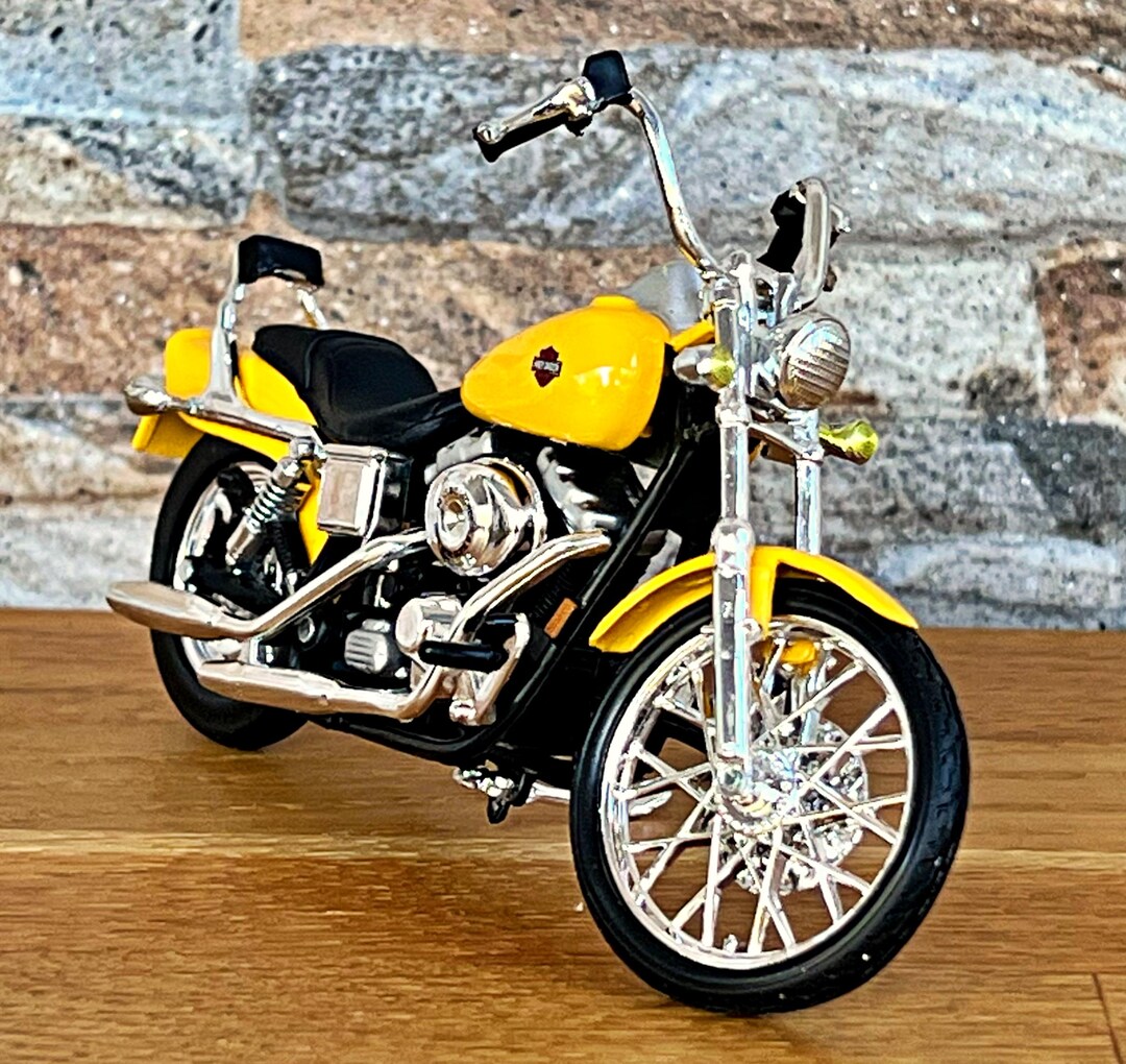 Harley Davidson 2001 FXDWG Dyna Wide Glide, Scale 1/18 Model Motorcycle, Diecast Motorcycle, 1/ ...