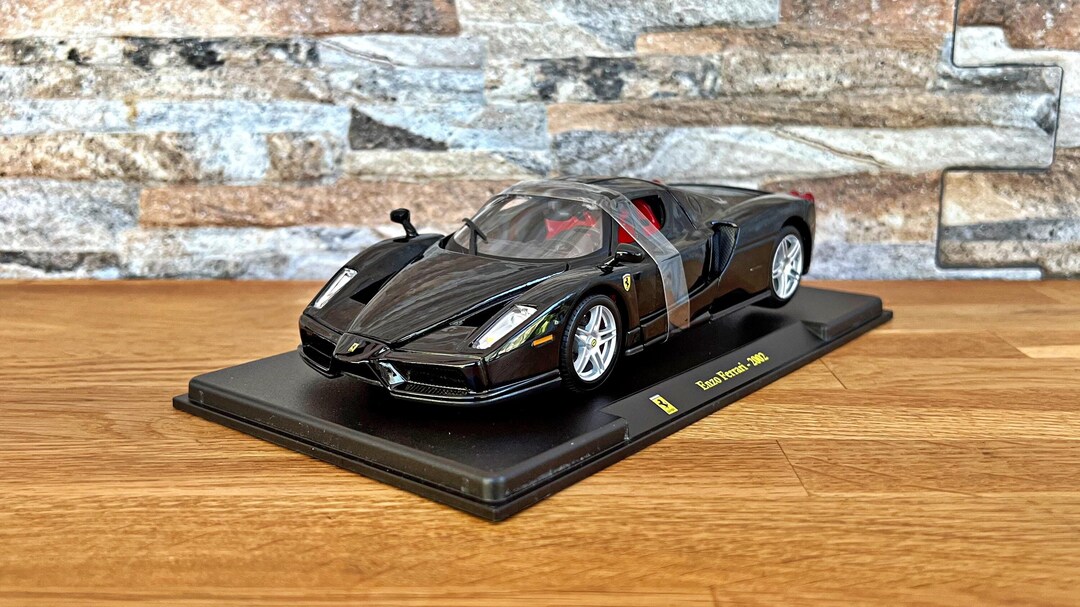 Enzo Ferrari 2002 | Model Car | Diecast Car | 1/24 Scale Model Car ...