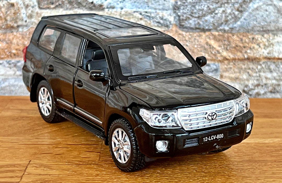 Toyota Land Cruiser | Model Car | Diecast Car | 1/32 Scale Model Car ...