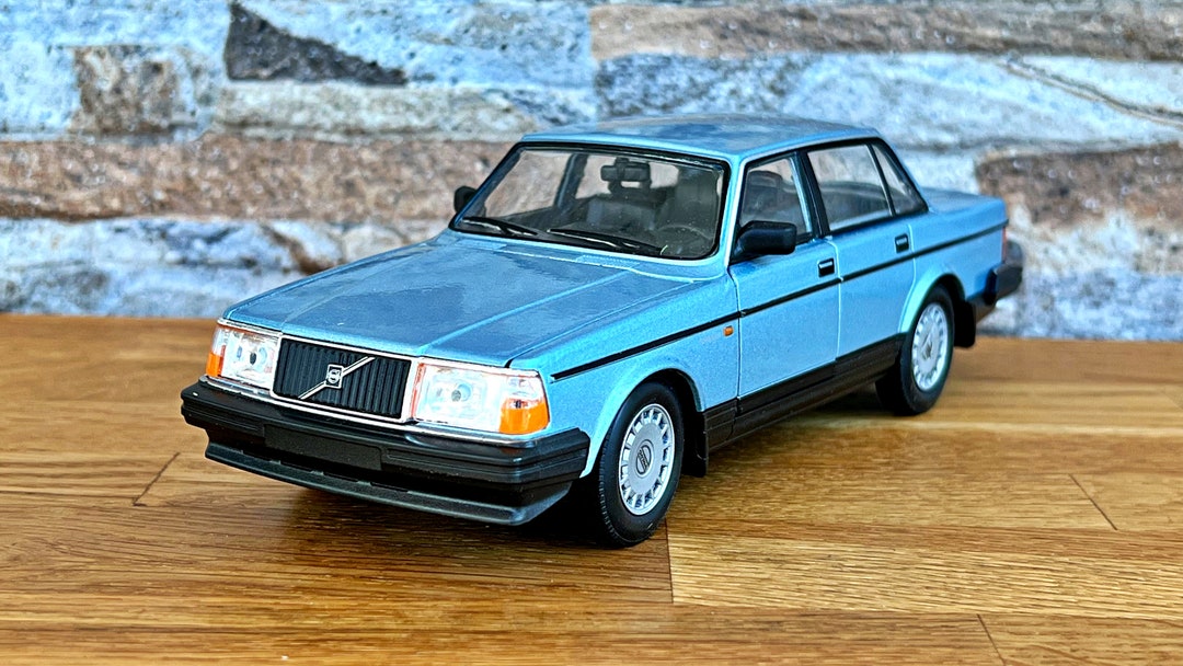 Volvo 240 GL | Model Car | Scale 1/24 Diecast Car | 1/24 Diecast ...