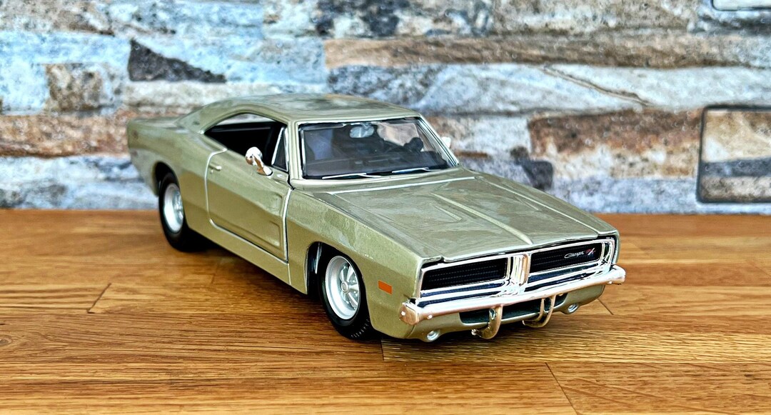 Dodge Charger R/T 1969 | Model Car | Diecast Car | 1/25 Scale Model Car ...