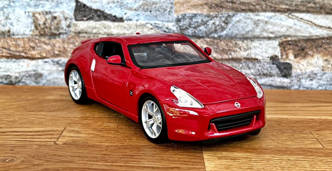 Nissan 370Z 2009 Model Car 1:24 Diecast Car 1/24 Scale Model Car Car ...