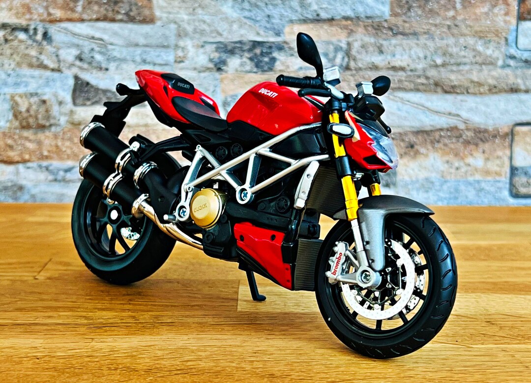 Ducati Streetfighter S , Scale 1/12 Diecast Model Motorcycle, 1/12 Die ...