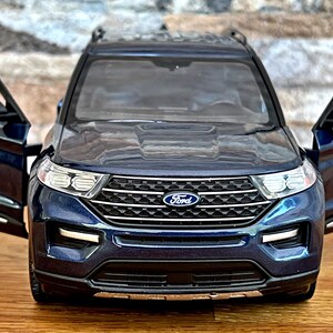 Ford Explorer XLT 2022 | Model Car | 1/24 Diecast Car | 1/24 Scale ...