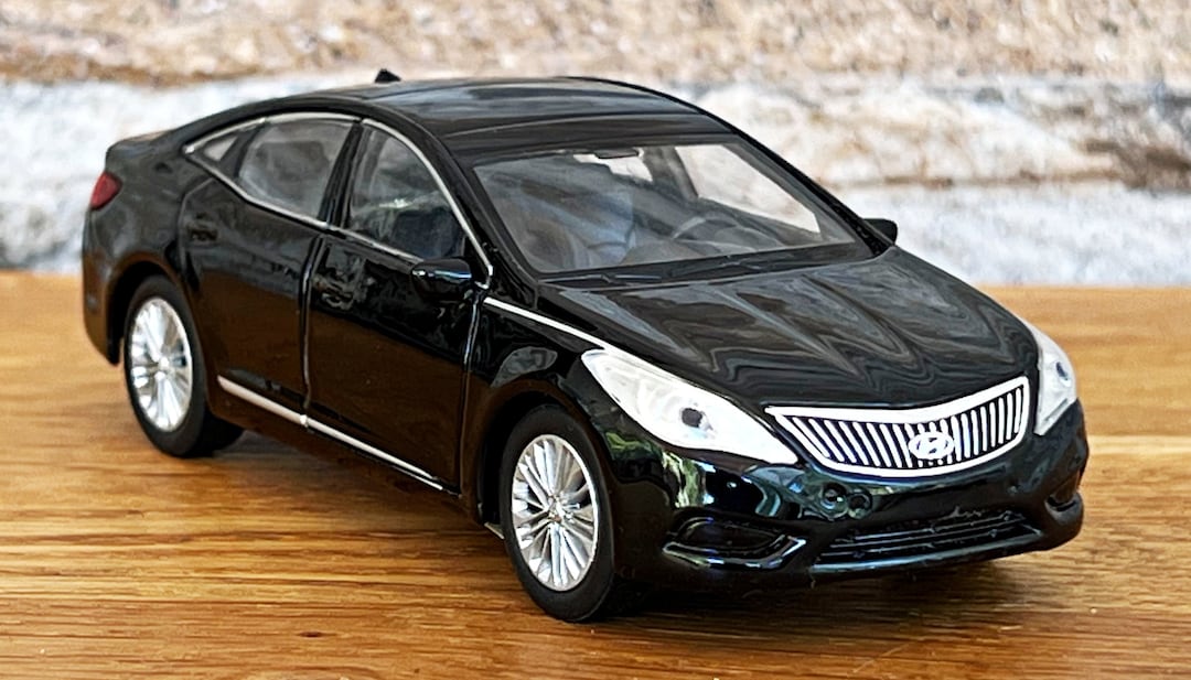 Hyundai Grandeur , Model Car, Scale 1/36 Model Car, 1/36 Diecast Car ...
