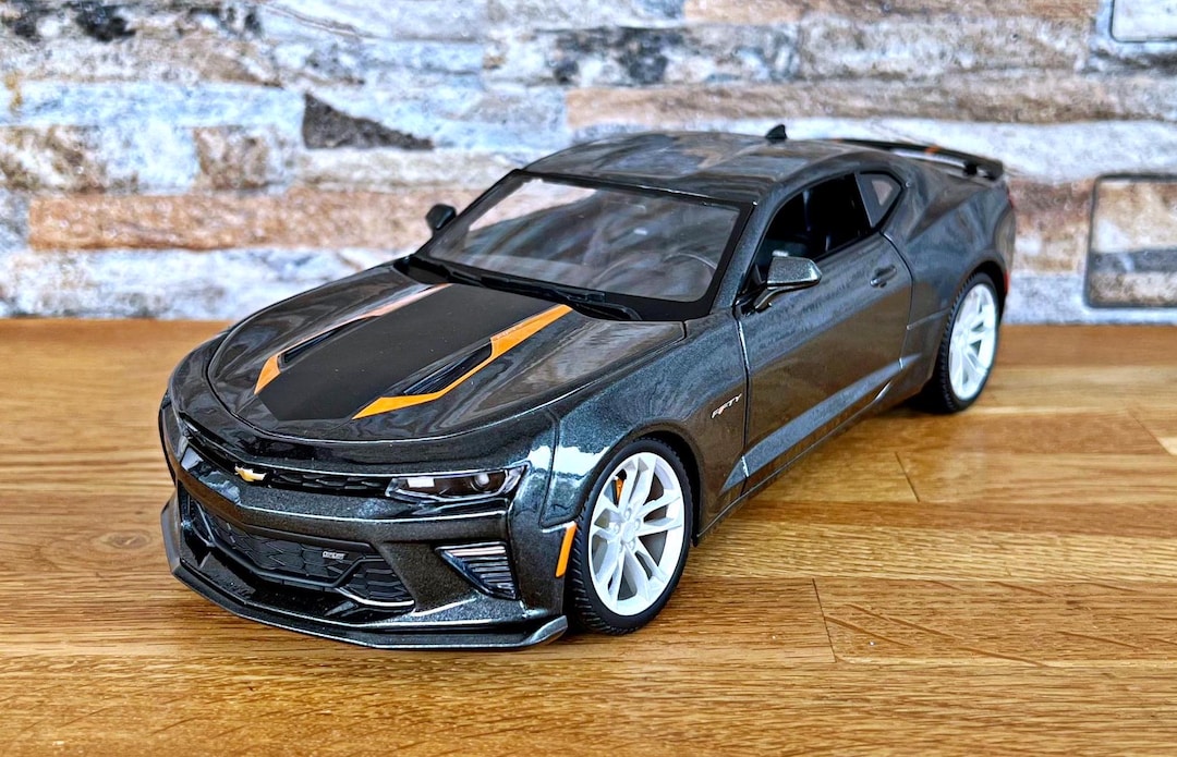 Chevrolet Camaro SS 2017 | 50th Anniversary Edition | Model Car | 1/18 ...