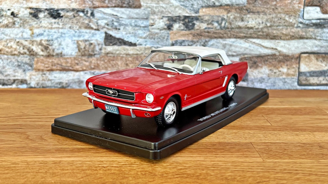 Ford Mustang 1965 Vintage Model Car Diecast Car 1/24 Scale Model Car ...