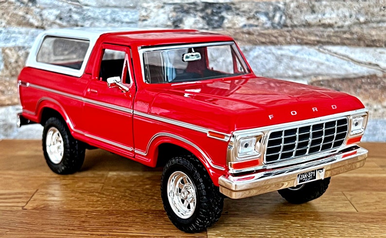 Ford Bronco 1978 | Vintage Model Pickup | 1/24 Scale Model | 1/24 ...