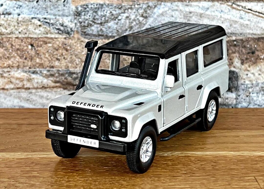 Land Rover Defender 110 , Model Car, 1:36 Scale Model Car, Die Cast Car ...