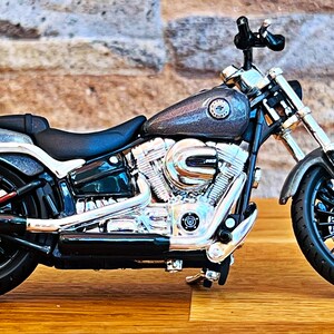 Harley Davidson 2016 Breakout, Scale 1/18 Model Motorcycle, 1/18 ...
