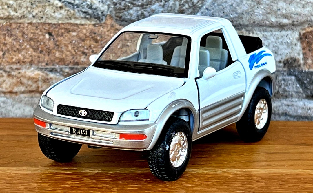 Toyota RAV4 Cabriolet | Model Car | Diecast Car | 1/32 Scale Model Car ...