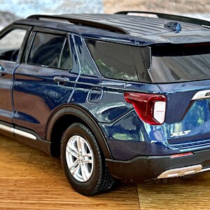 Ford Explorer XLT 2022 | Model Car | 1/24 Diecast Car | 1/24 Scale ...