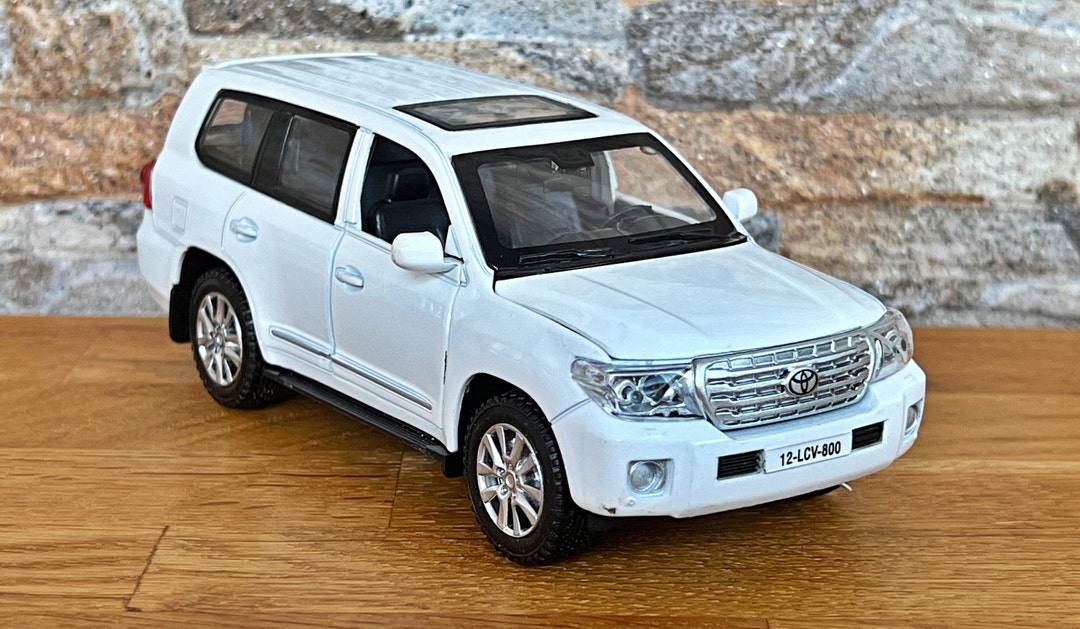 Toyota Land Cruiser , Model Car, Diecast Car, 1/32 Scale Model Car, Car ...
