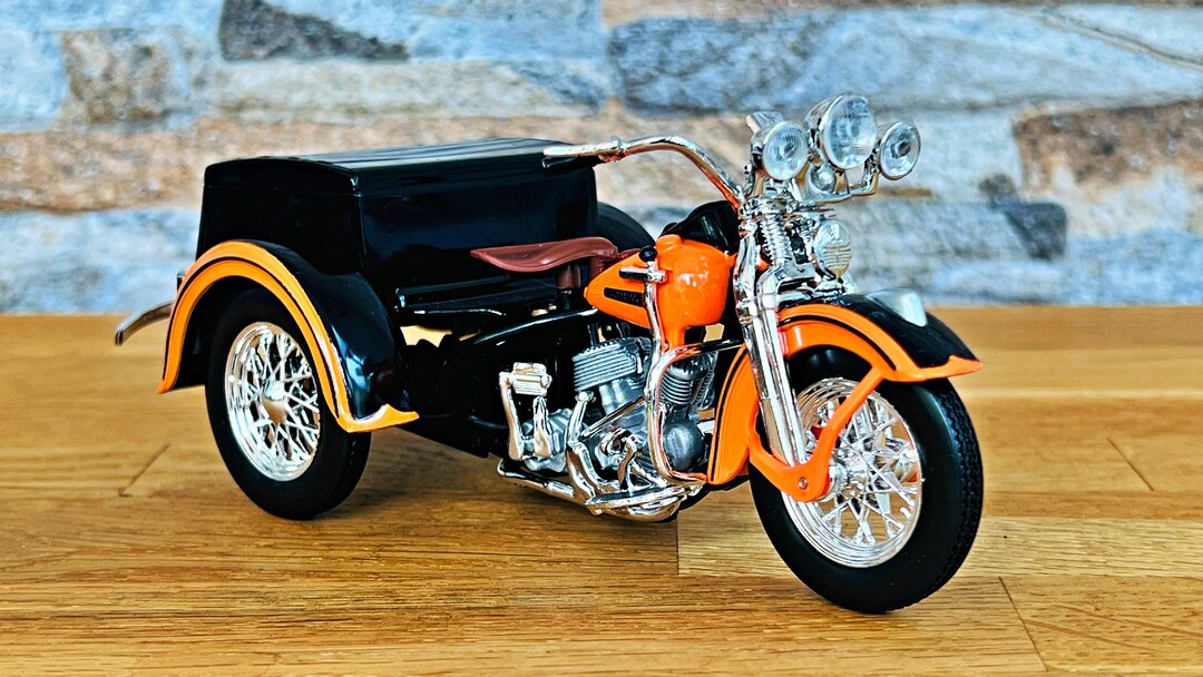 Harley Davidson 1947 Servi-car , Scale 1/18 Diecast Model Motorcycle, 1 ...