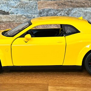 Dodge Challenger SRT Hellcat Widebody 2018 | Diecast Car | 1/24 Scale ...
