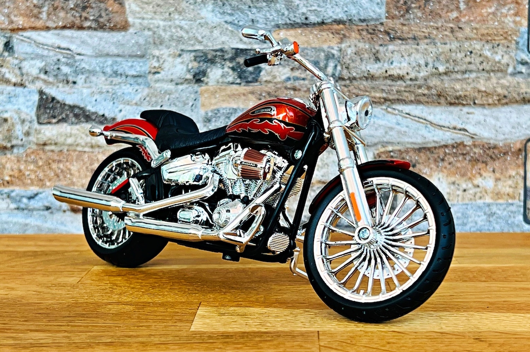 Harley Davidson 2014 CVO Breakout , Scale 1/12 Diecast Model Motorcycle ...