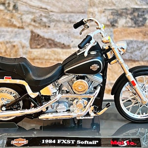 Harley Davidson 1984 FXST Softail, Scale 1/18 Model Motorcycle, 1/18 ...