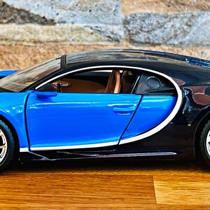 BUGATTI Chiron , Model Car, Scale 1/24, 1/24 Diecast Collectible Item ...