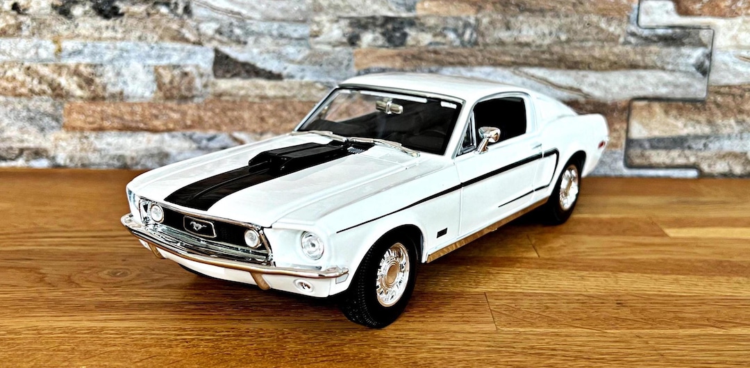 Ford Mustang GT 1968, Model Car, Diecast Car, 1/18 Scale Model Car ...