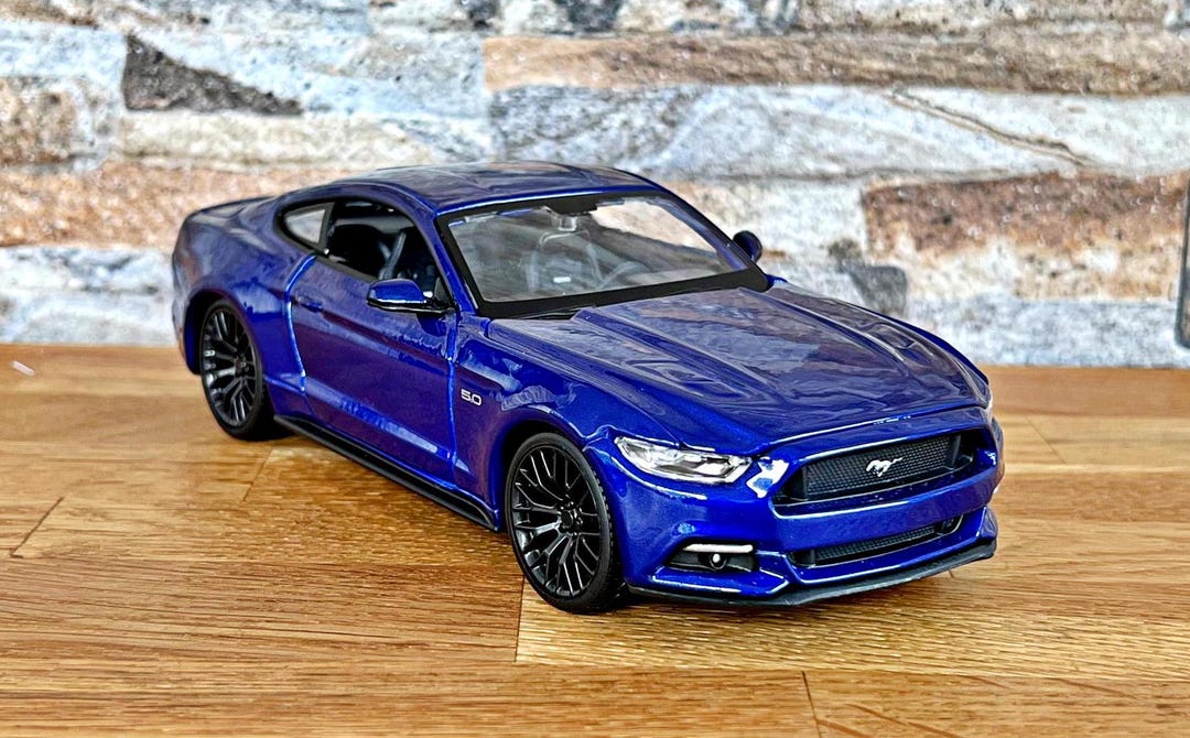 Ford Mustang GT 2015 | Model Car | 1/24 Diecast Car | 1/24 Scale Model ...