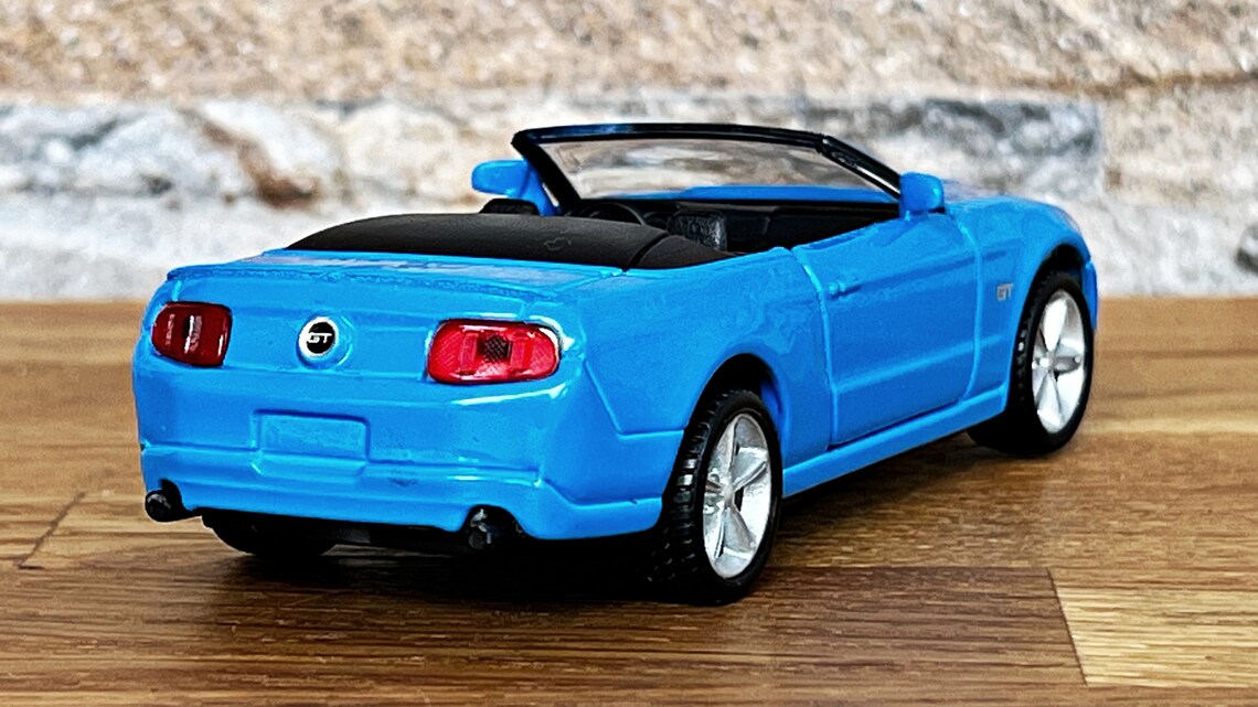 Ford Mustang GT 2010 , Model Car, 1/41 Scale Diecast Car, Model Metal ...
